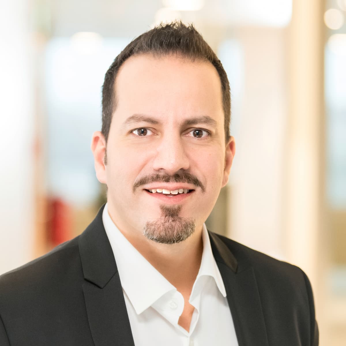 Management Board Switzerland - Organization - About us - mobilezone Holding